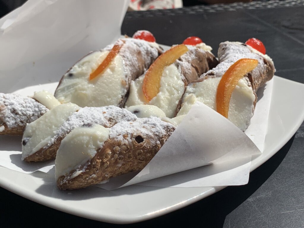 CANNOLI, all you must know before landing in Sicily - Streaty